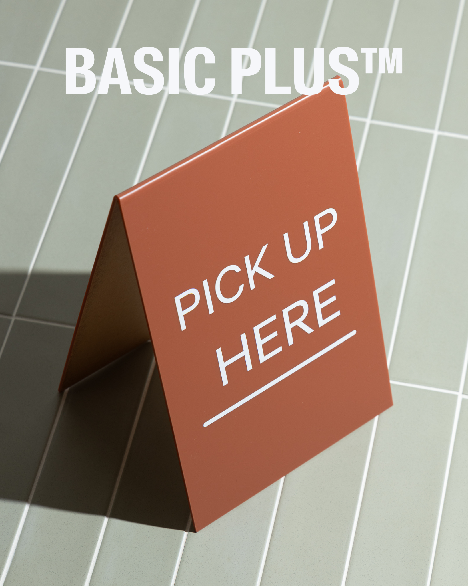 Brown Countertop Acrylic Sign – Basic Plus